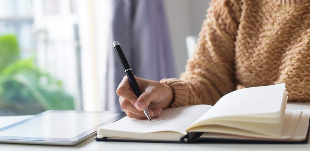 Junto com ou junto a: qual é o certo? Quando usar?